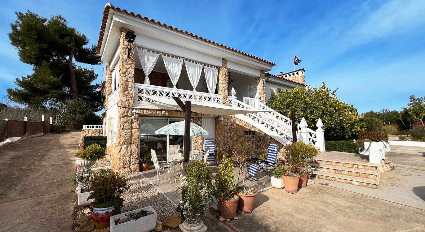 Impressive 6-bedroom villa for sale in Monserrat, Valencia - 0230182 ...